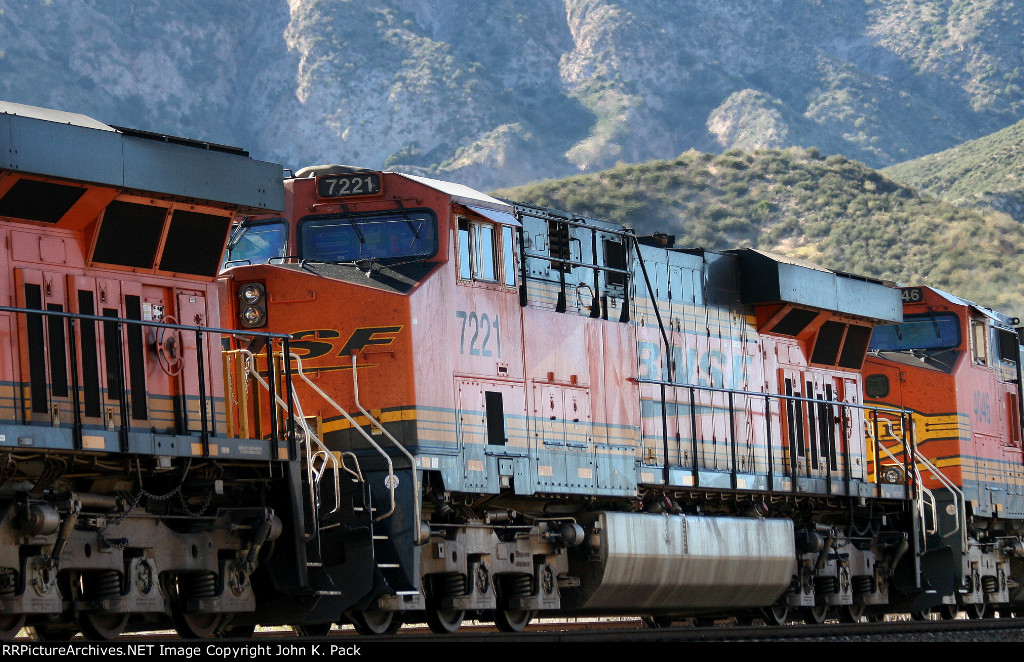 BNSF 7221
